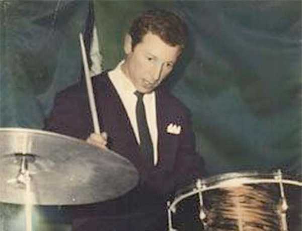 Doug Sandom | The Strifinnays