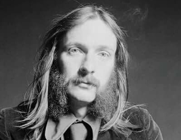 Alan Hull | The Strifinnays